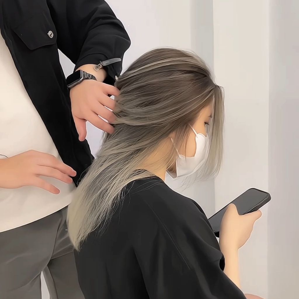 Henry亨利/基隆髮型師/人間調色盤🎨高級感髮色/手刷染/線條染 | StyleMap美配